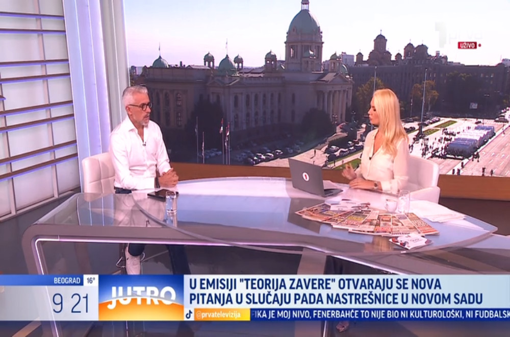 Saša Borojević u prvoj epizodi „Teorija zavere“ bavi se padom nadstrešnice u Novom Sadu | Video ...