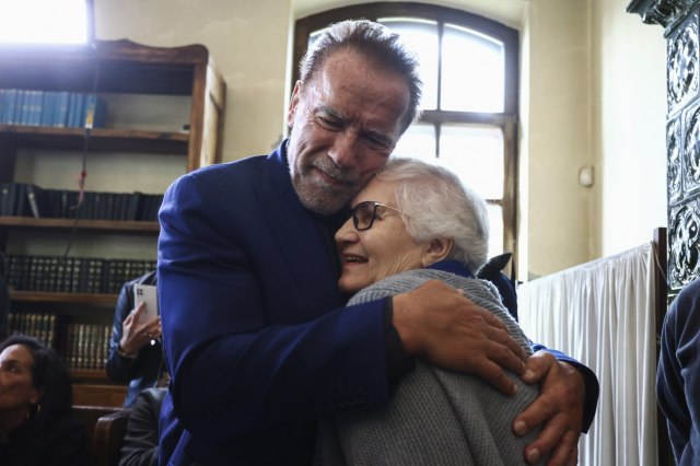 Švarceneger posetio Aušvic: "Ja sam sin čoveka koji je bio vojnik u ...
