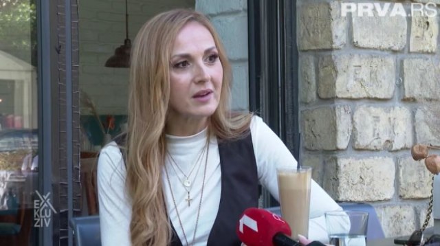 Aleksandra Radović o novoj pesmi, životnim greškama, sreći... Otkrila ...