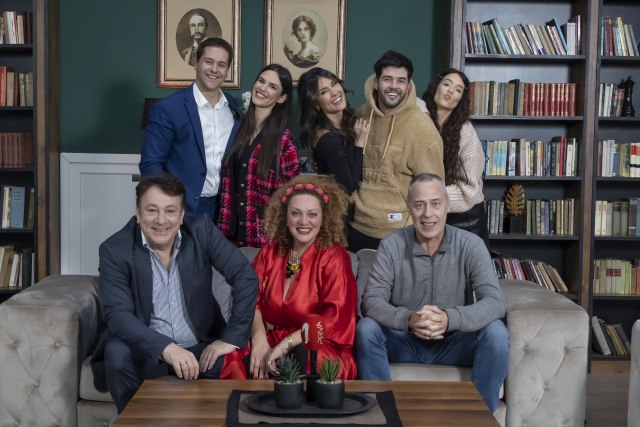 Pogledajte kako su glumci iz serije "Igra sudbine" PROSLAVILI Svetog ...