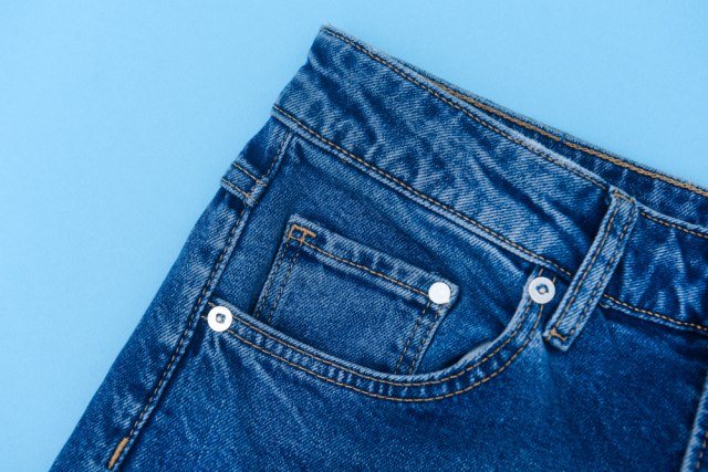 Da li znate čemu služe METALNE NITNE na vašim omiljenim farmerkama?