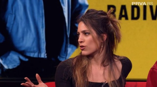 Glumica Miona Marković sa Cobijem snimila pesmu i spot! Autotjun i ...