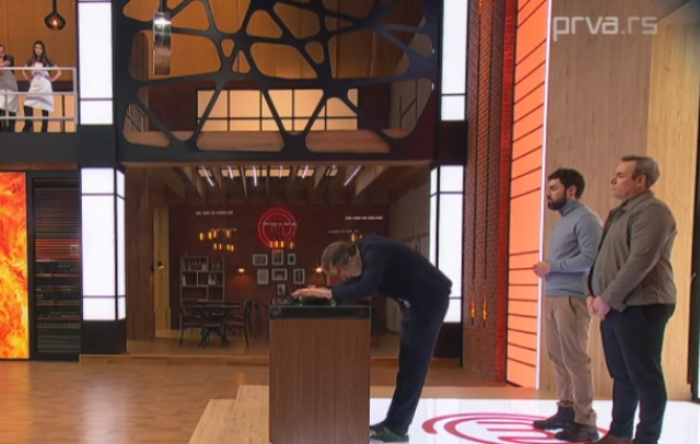 Kojoj se to takmičarki Branko KLANJAO nakon što je probao njeno jelo ...