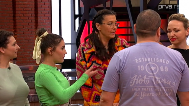 Takmičari dobili zadatak da se poređaju od NAJJAČEG do NAJSLABIJEG, pa ...